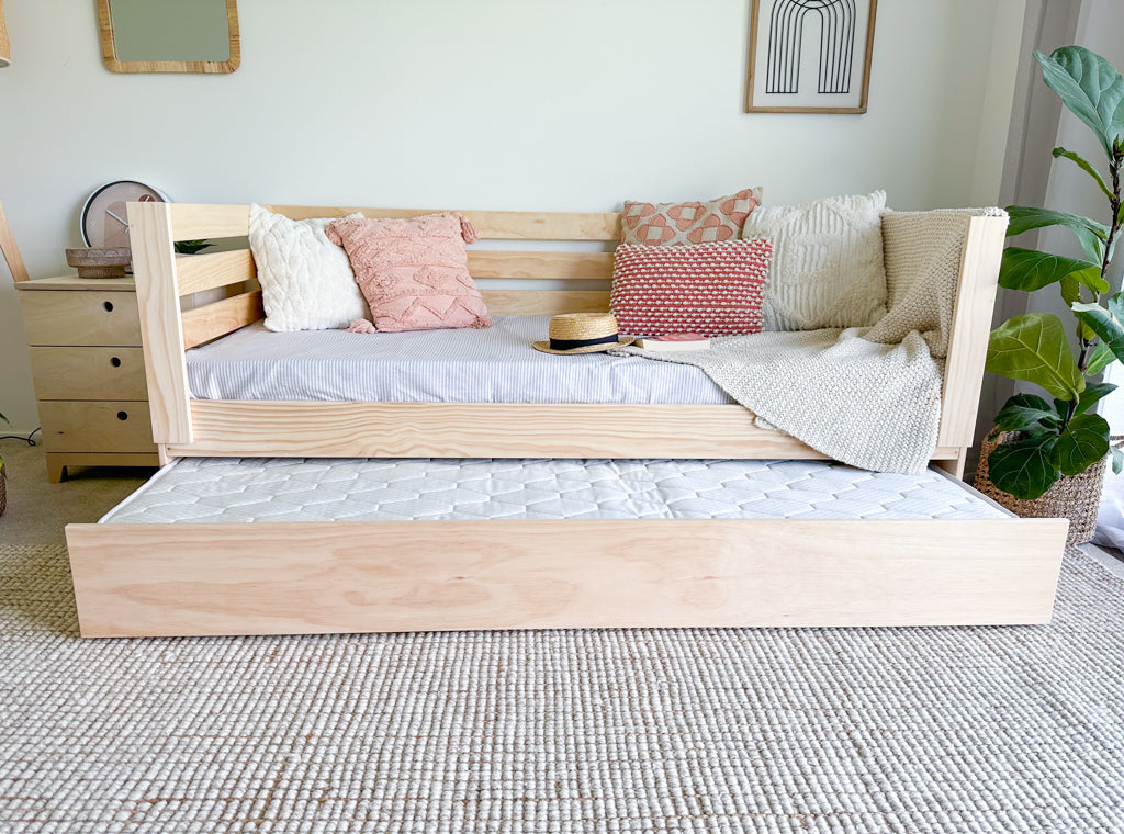 Classic Daybed PINE | Magic of wood NZ