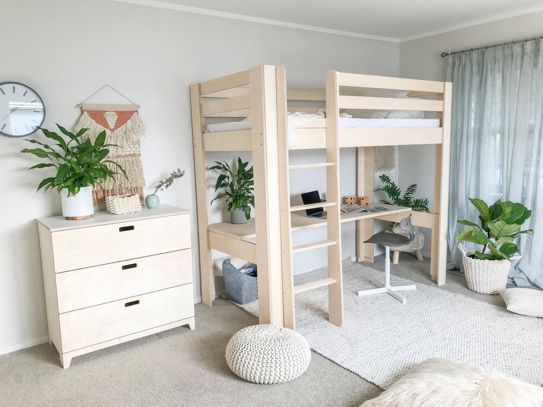 Classic Loft bed with desk – Magic of wood NZ