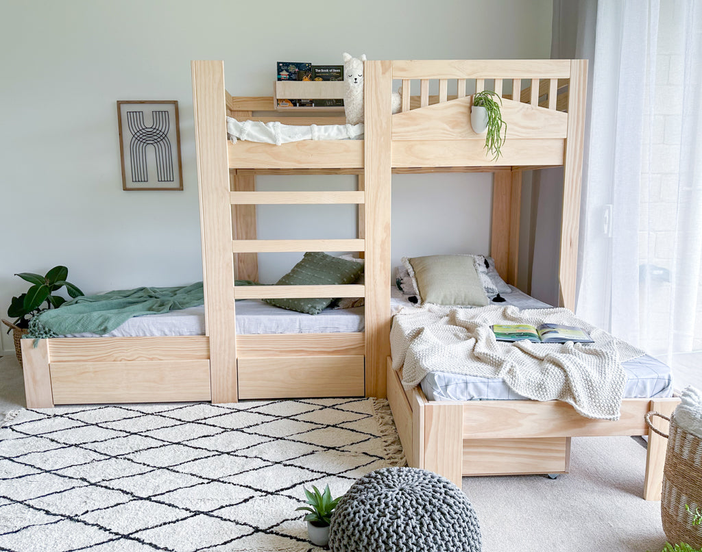Cozy Triple L-shaped bunk bed PINE – Magic of wood NZ