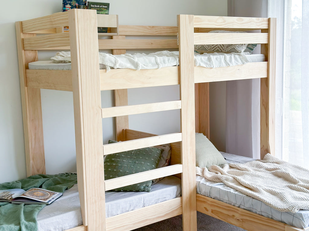 Classic Triple L-shaped bunk bed PINE – Magic of wood NZ
