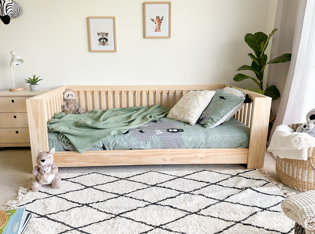 Scandi Floor bed PINE – Magic of wood NZ
