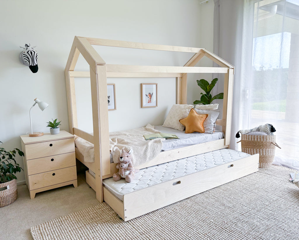 Canopy bed PLY – Magic of wood NZ