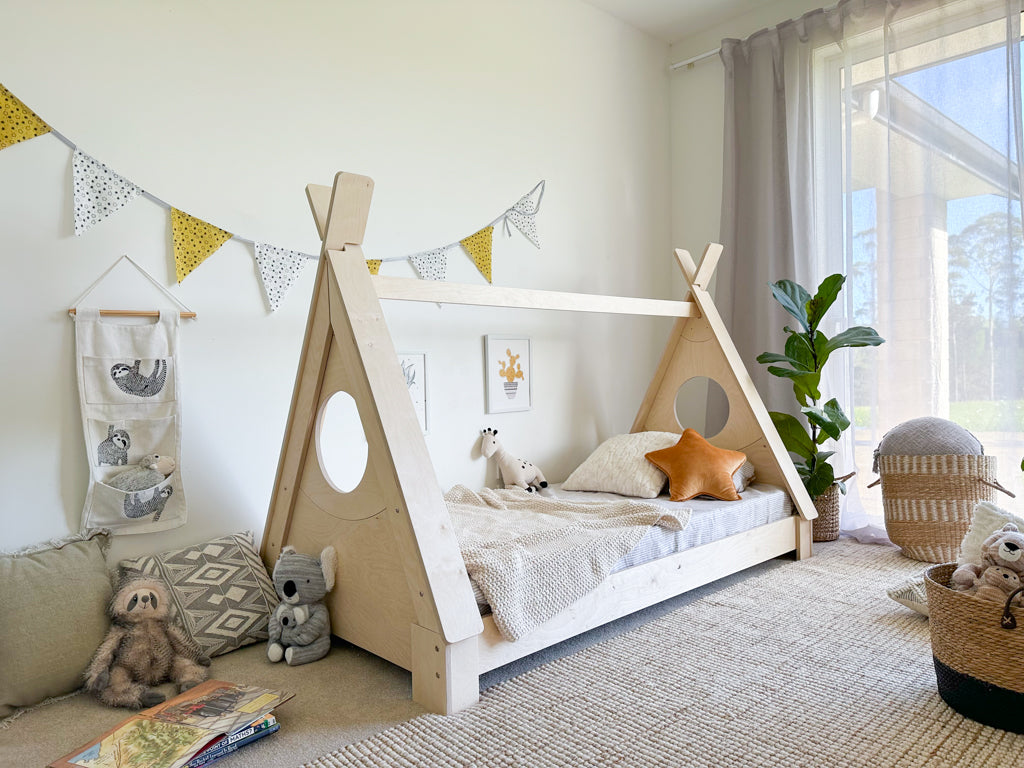Teepee Canopy floor bed – Magic of wood NZ