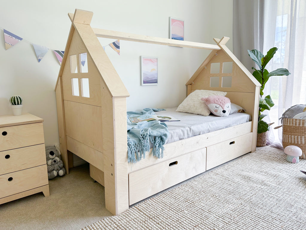 Fairytale canopy bed | Magic of wood NZ