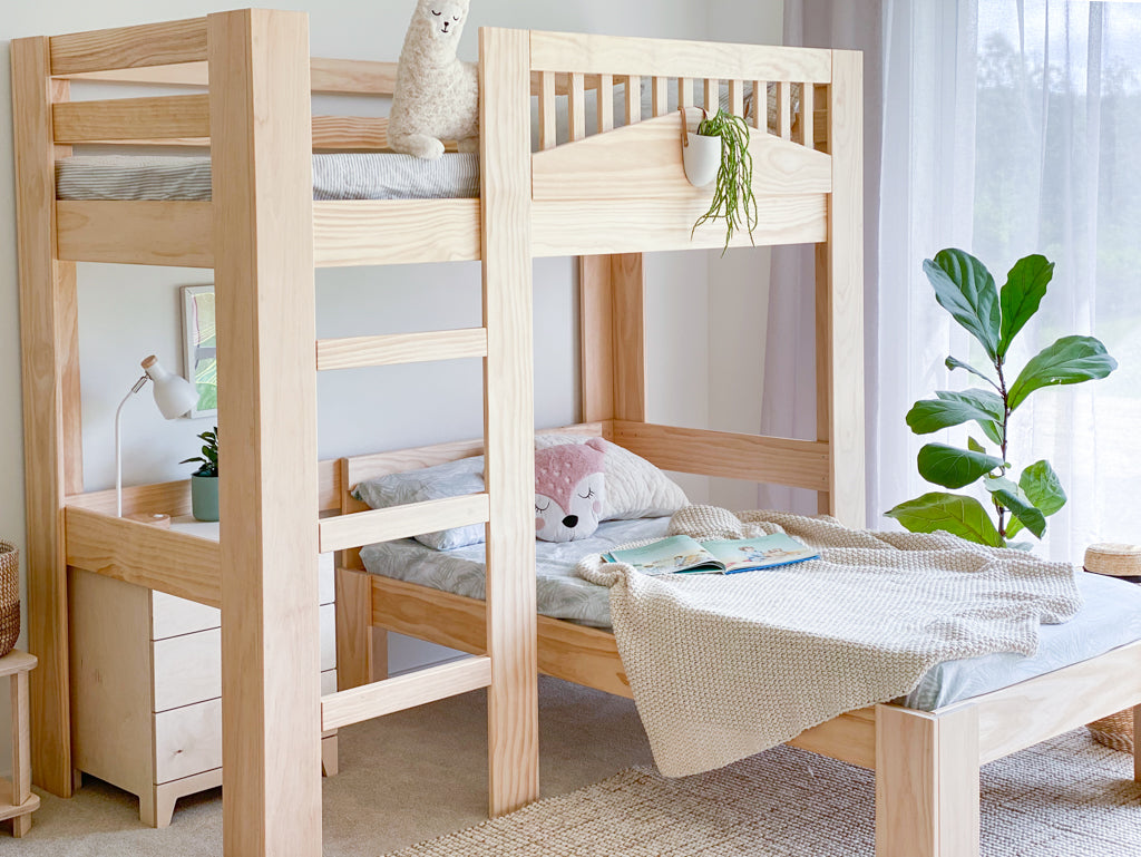 Cozy L-shaped bunk bed PINE – Magic of wood NZ