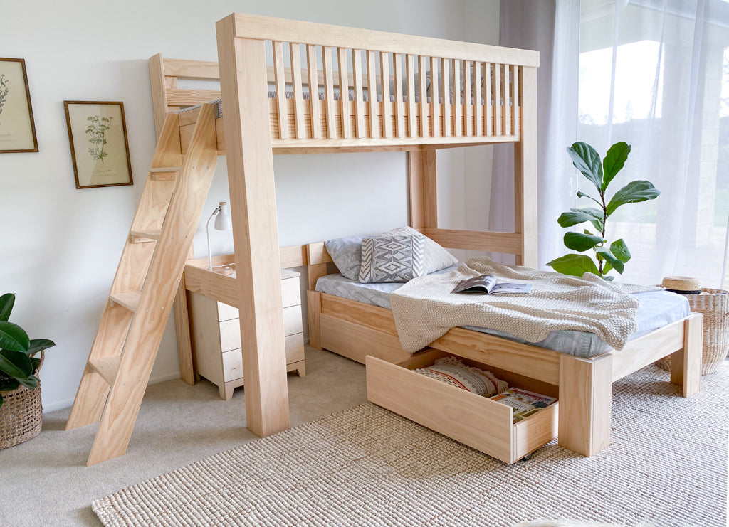 Scandi L-shaped bunk bed PINE – Magic of wood NZ