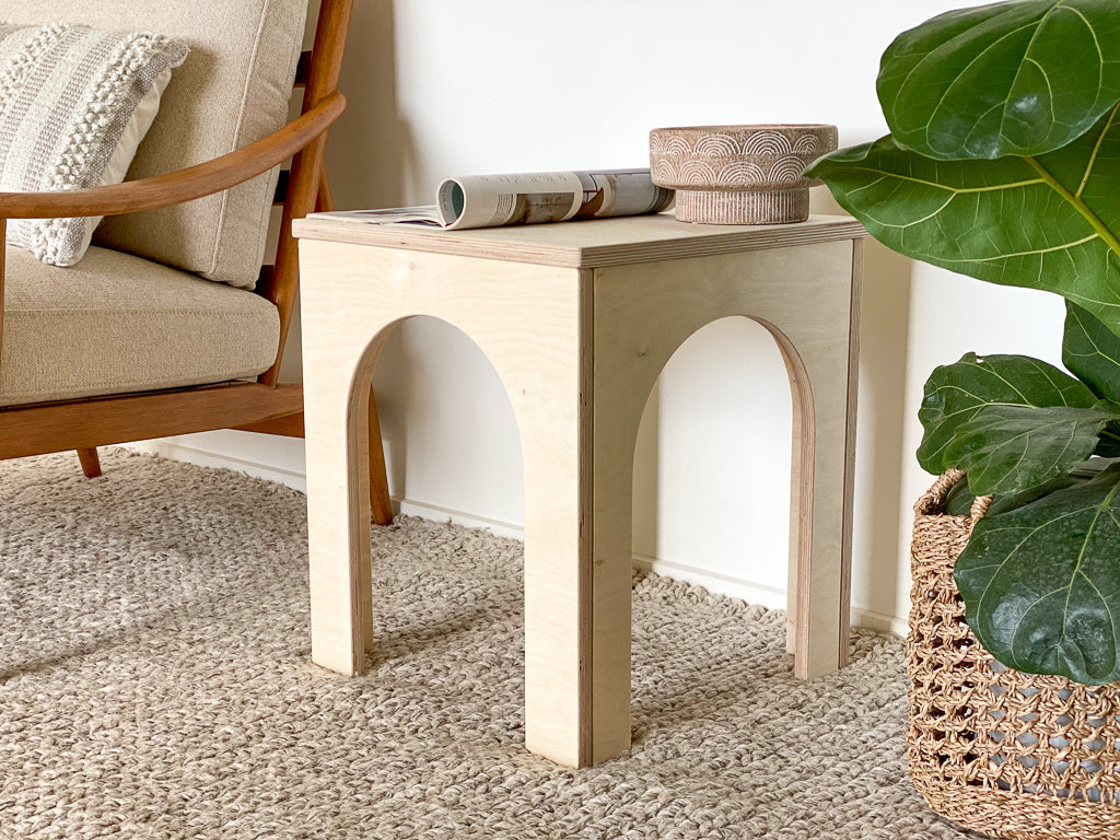 Arch bedside table – Magic of wood NZ